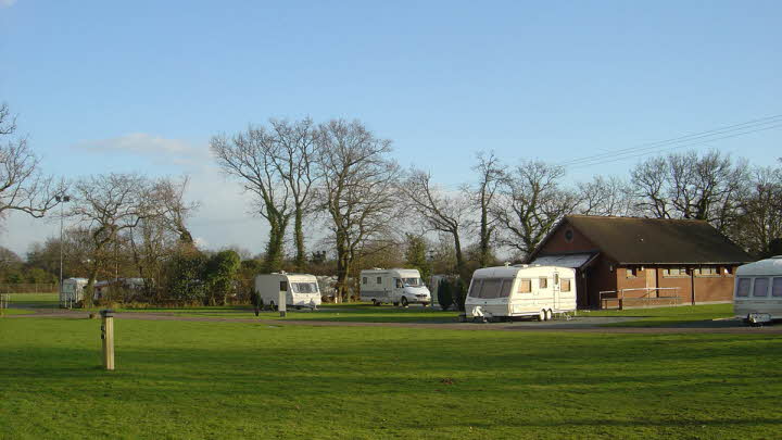 Gatwick Club Campsite | The Caravan Club