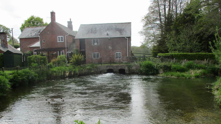 Hawkhill Mill Farm CL | Caravan and Motorhome Club