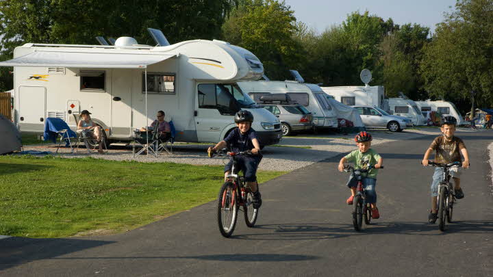 Grafham Water Club Campsite | The Caravan Club