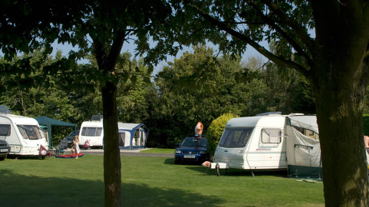 Grafham Water Club Campsite | The Caravan Club