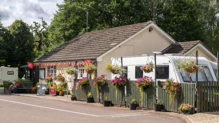 Henley Four Oaks Club Campsite | The Caravan Club