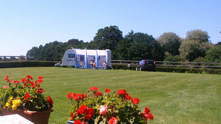Bush House Farm CL | Caravan and Motorhome Club